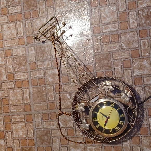 United Clock Co. | Accents | Vintage Electric Guitar Clock Banjo Clock ...